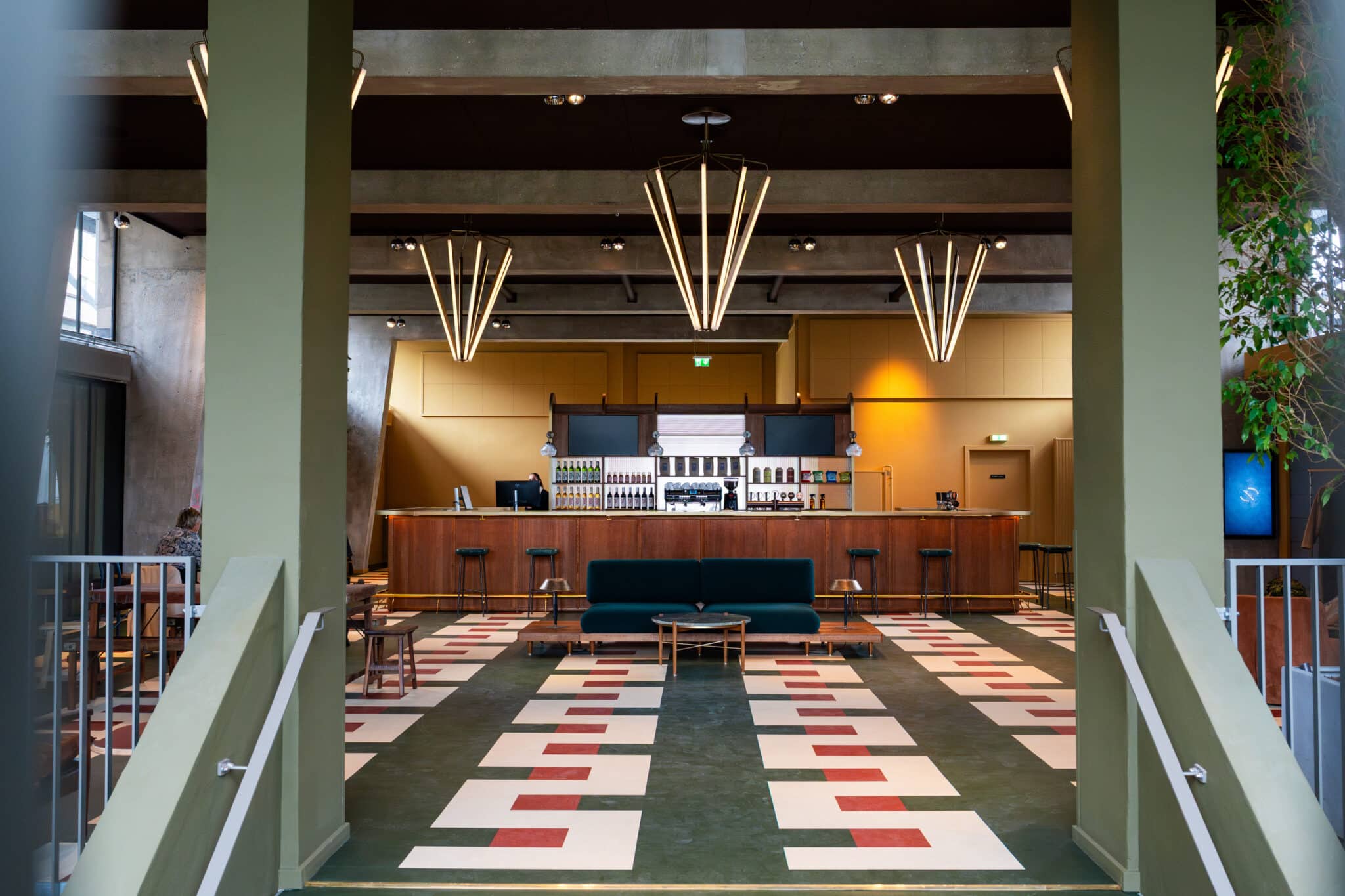 Om - Roberta's society